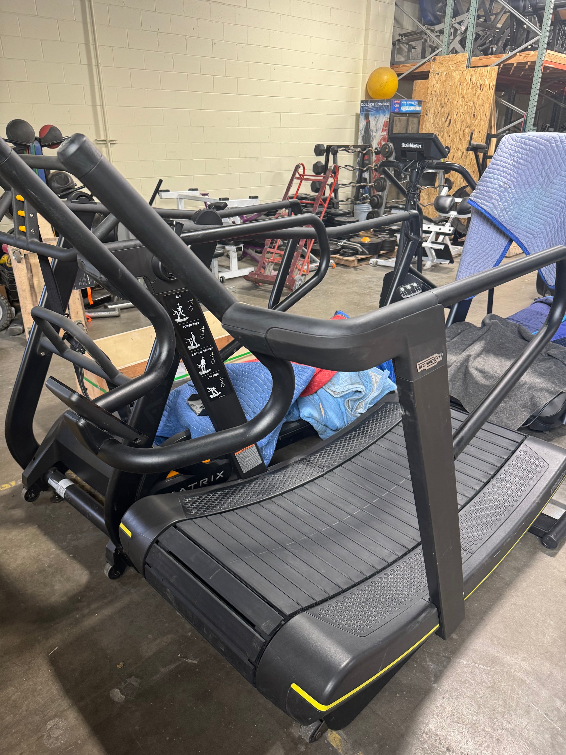 Technogym Skillmill Curved Treadmill motorless – Midwest Used Fitness ...